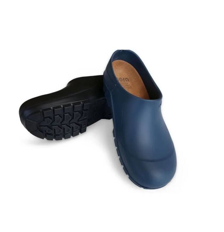 10 Easy Pieces: Gardening Clogs - Gardenista