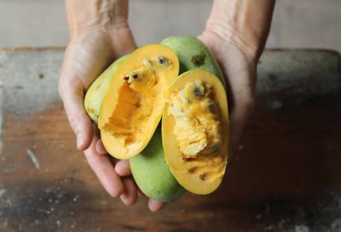 Pawpaw: A Native Fruit that Tastes Like the Tropics - Gardenista