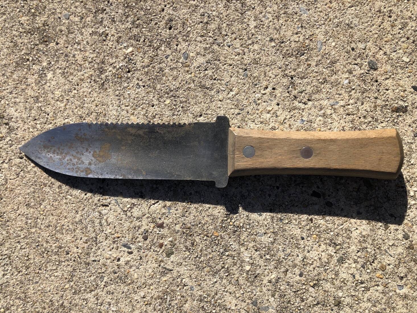 Expert Advice: How to Get Rust off Tools - Gardenista