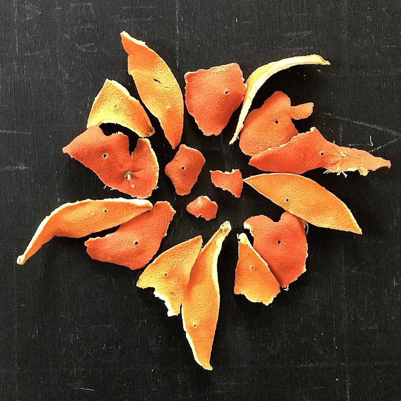 Holiday Decor Ideas: 3 Festive, Easy Orange Peel DIYs