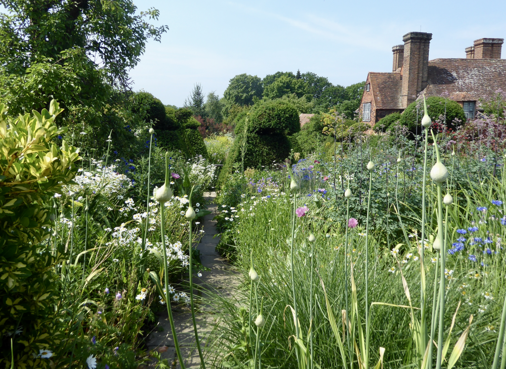 Great Dixter: Fergus Garrett Creates Art in the Garden