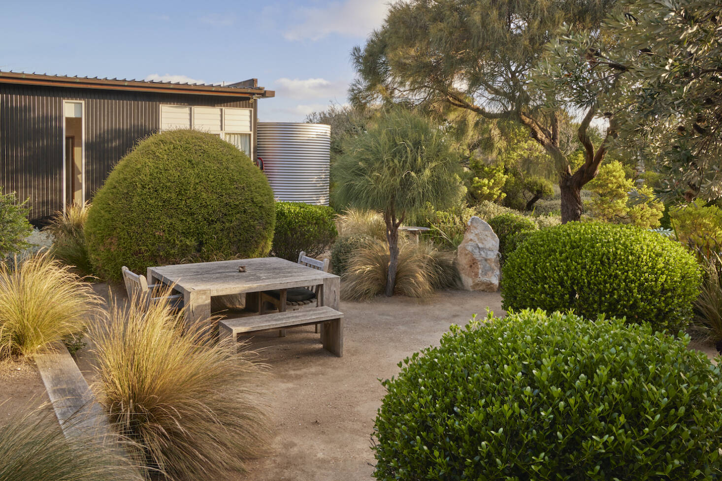 The Low-Impact Garden: Fiona Brockhoff's Nature-Based Garden on the Mornington Peninsula