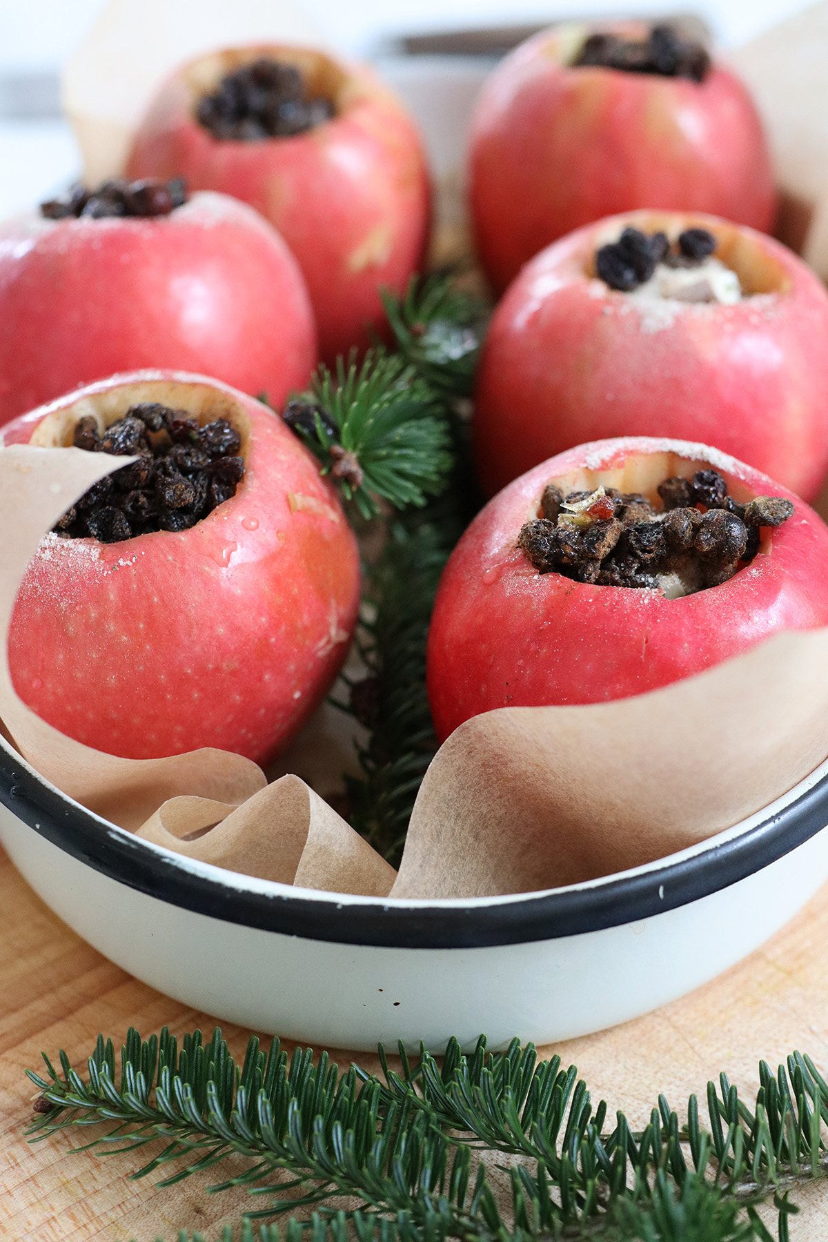 Baked Stuffed Apples with Raisins and Cinnamon Recipe