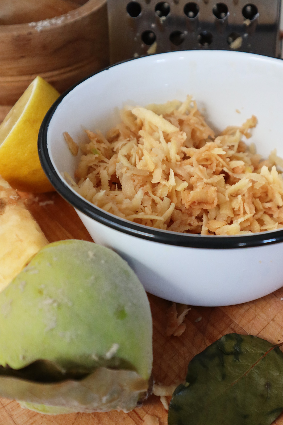 Quinces: Recipes for Baked Quinces and a Quince Sambal