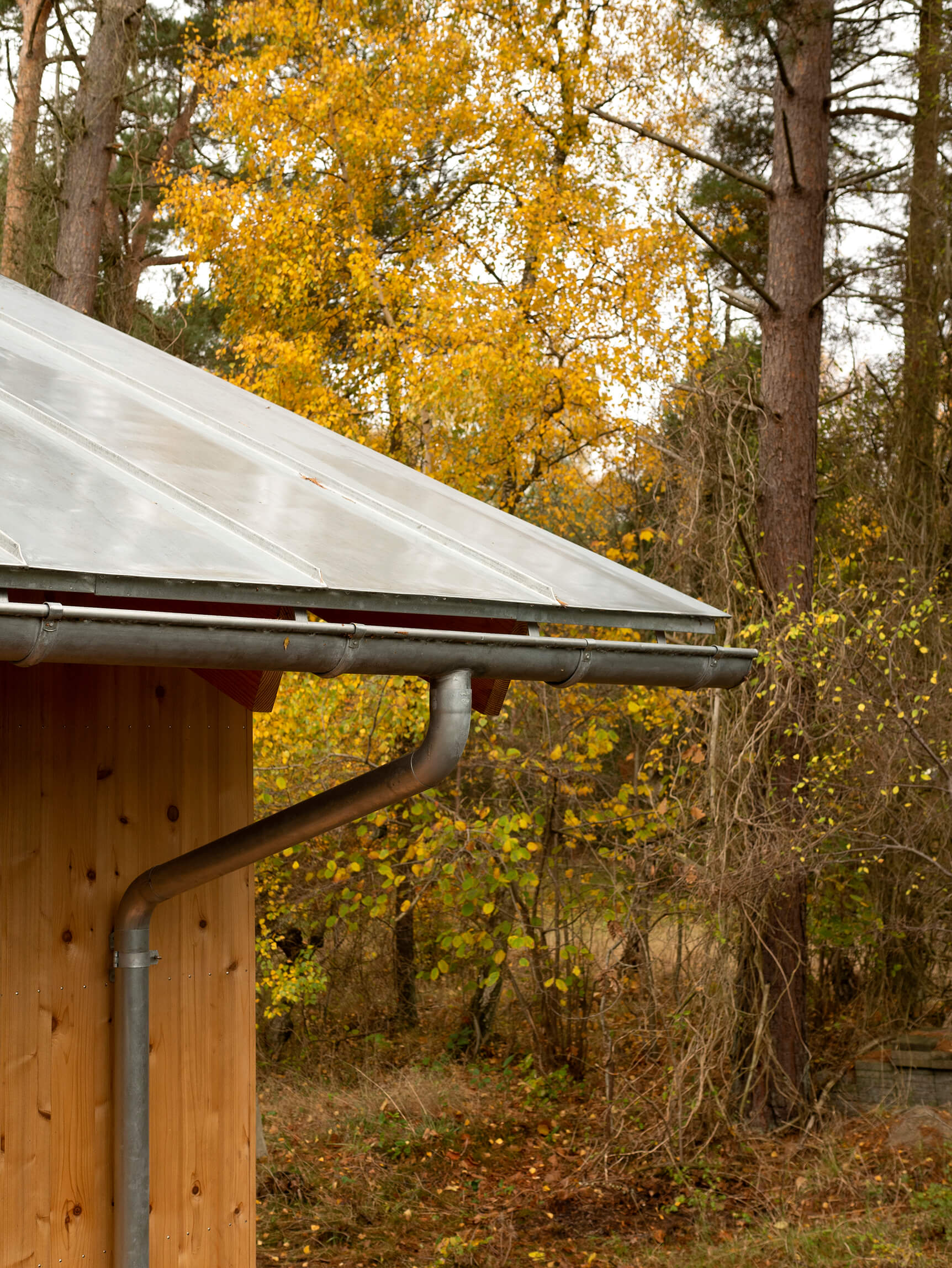 Stylish Rain Gutters in Corten Steel, Aluminum, and Zinc by Jespersen ...