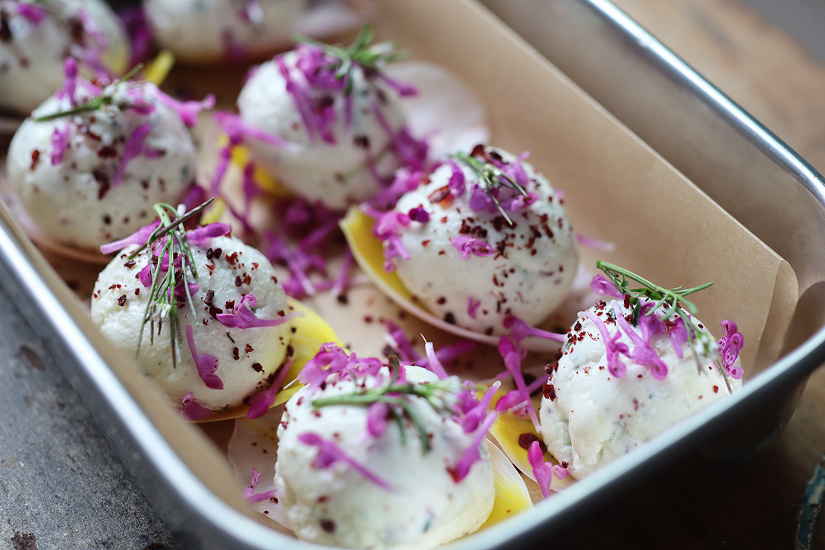 Tulip Petals Are Edible: An Exquisitely Pretty Snack for Spring