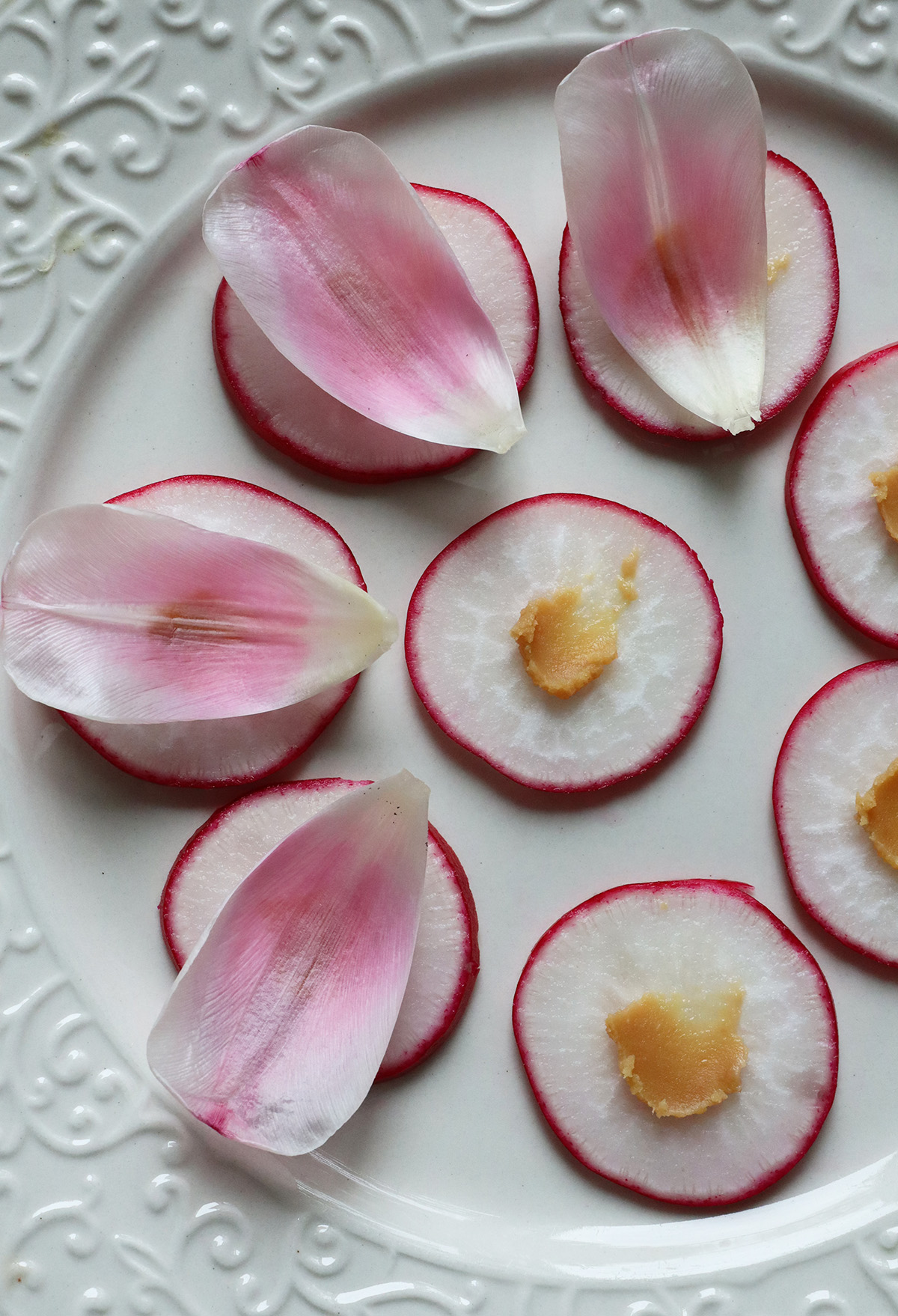 Tulip Petals Are Edible: An Exquisitely Pretty Snack for Spring