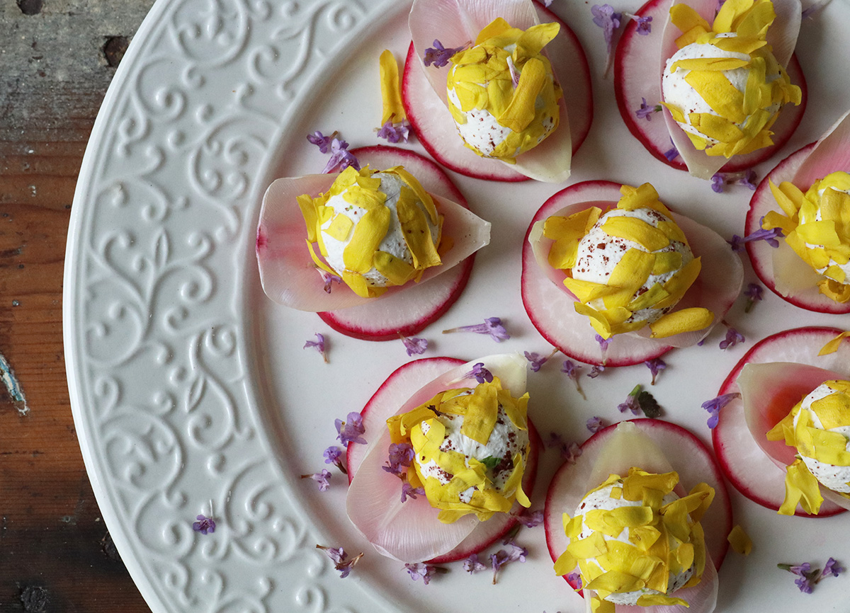 Tulip Petals Are Edible: An Exquisitely Pretty Snack for Spring