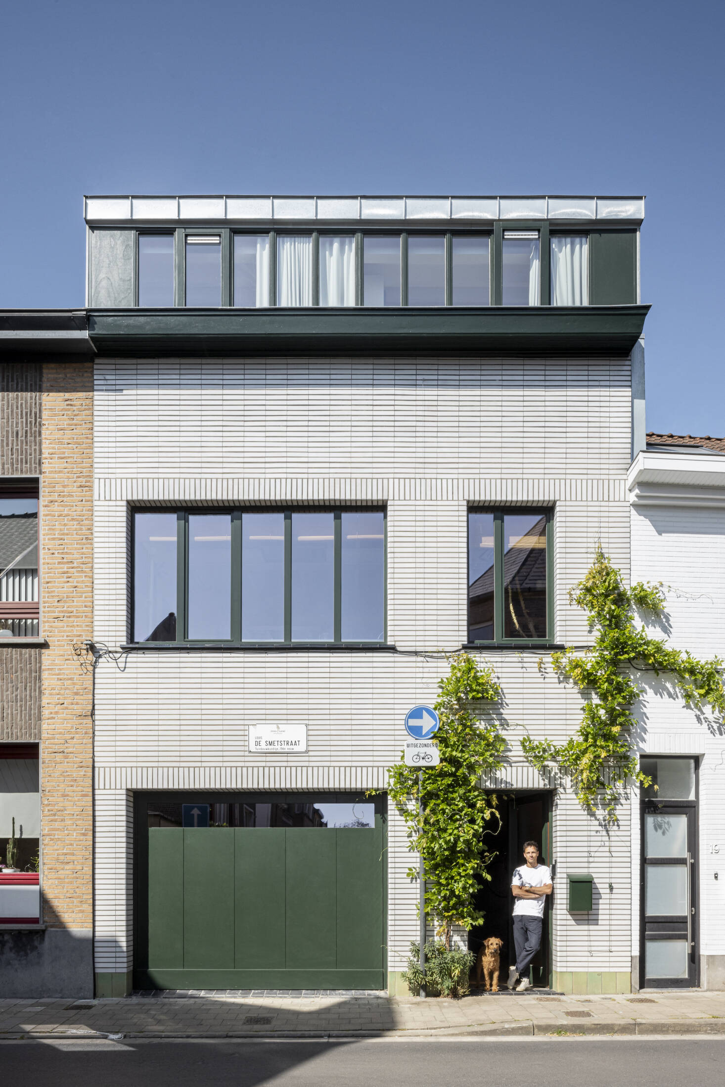 Urban Garden: A Row House in Ghent Gets a Stunning Makeover, Complete ...