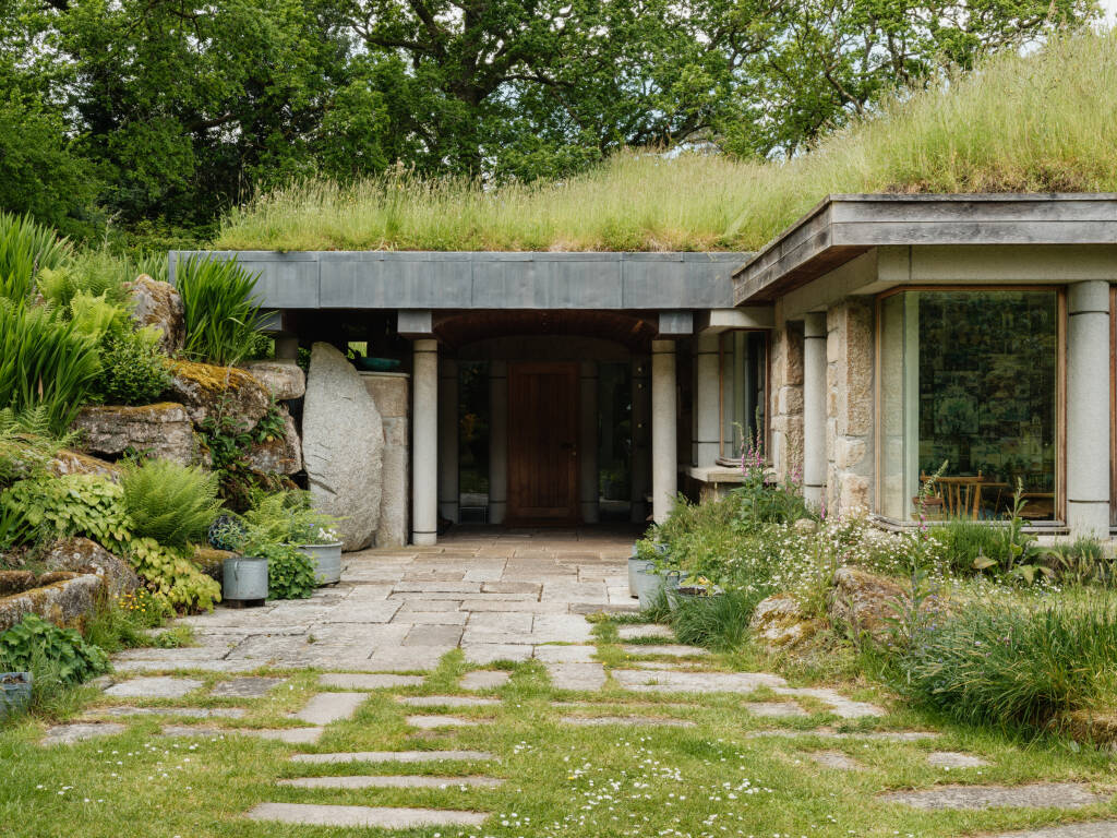 Gail Pirkis' Grass-Topped Home in Dartmoor: A Green (Literally ...