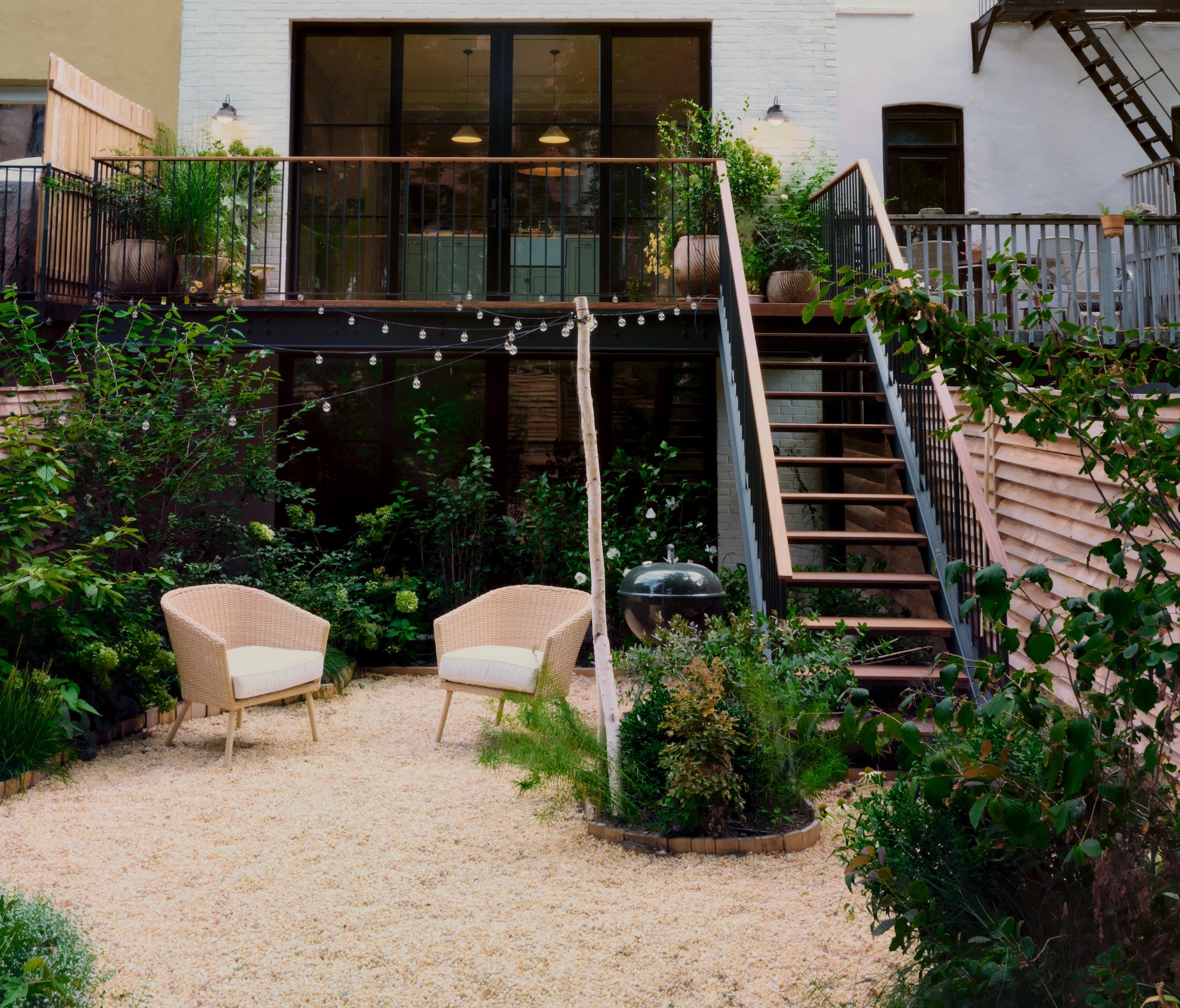 Brooklyn Backyard Visit: Pea Gravel Stars in the Transformation of an ...