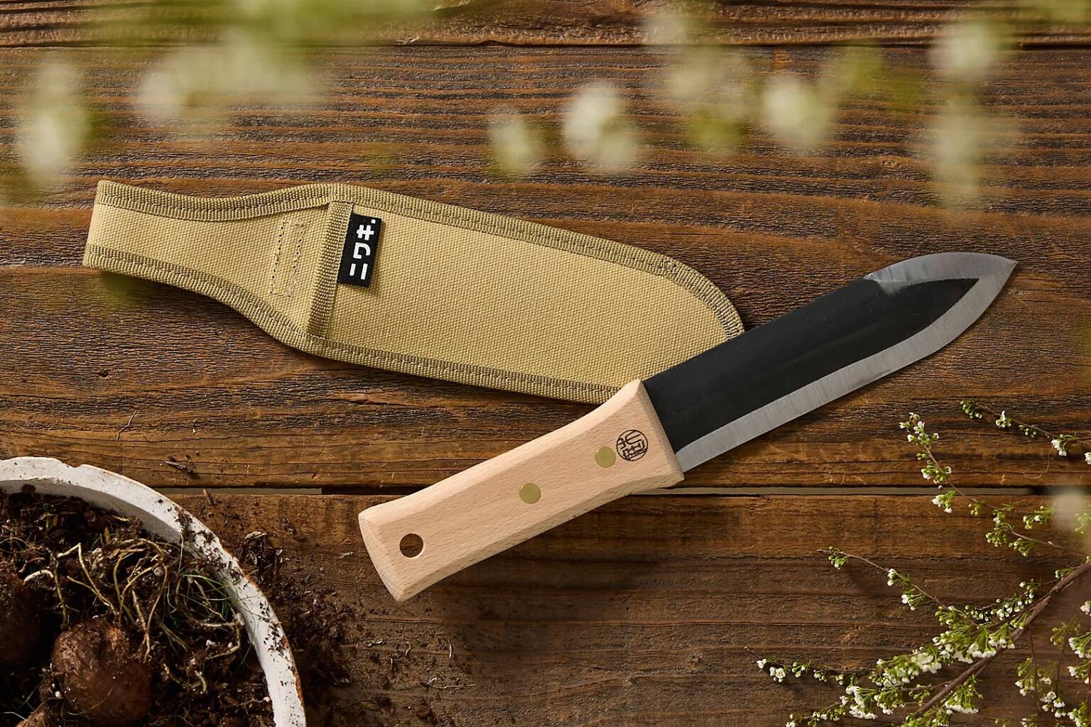 Weeding Tools and Tips: A Guide to the Different Types of Weeders