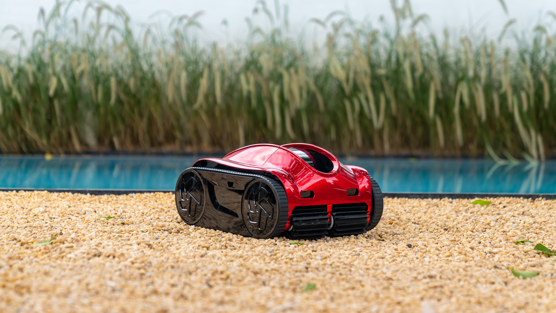 A Sparkling Pool, Without the Hassle: The iGarden Pool Cleaner K Series - Gardenista