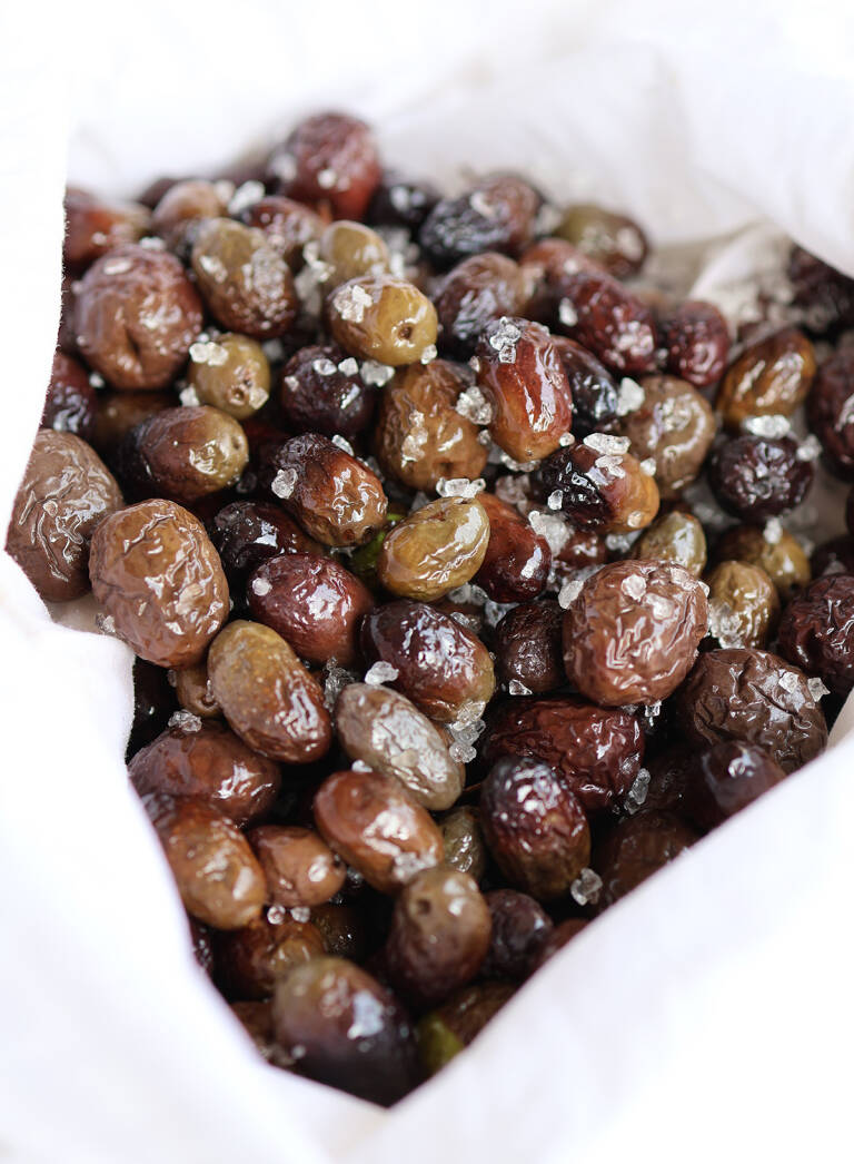 Oil-Cured Olives: An Easy and Quick Recipe for Autumn