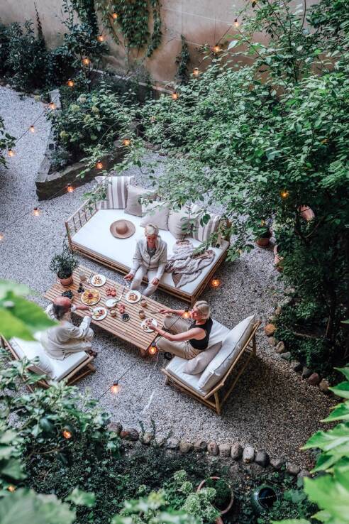 St. Oak's Courtyard Garden: The Our Foood Stories Bloggers Reveal Their ...