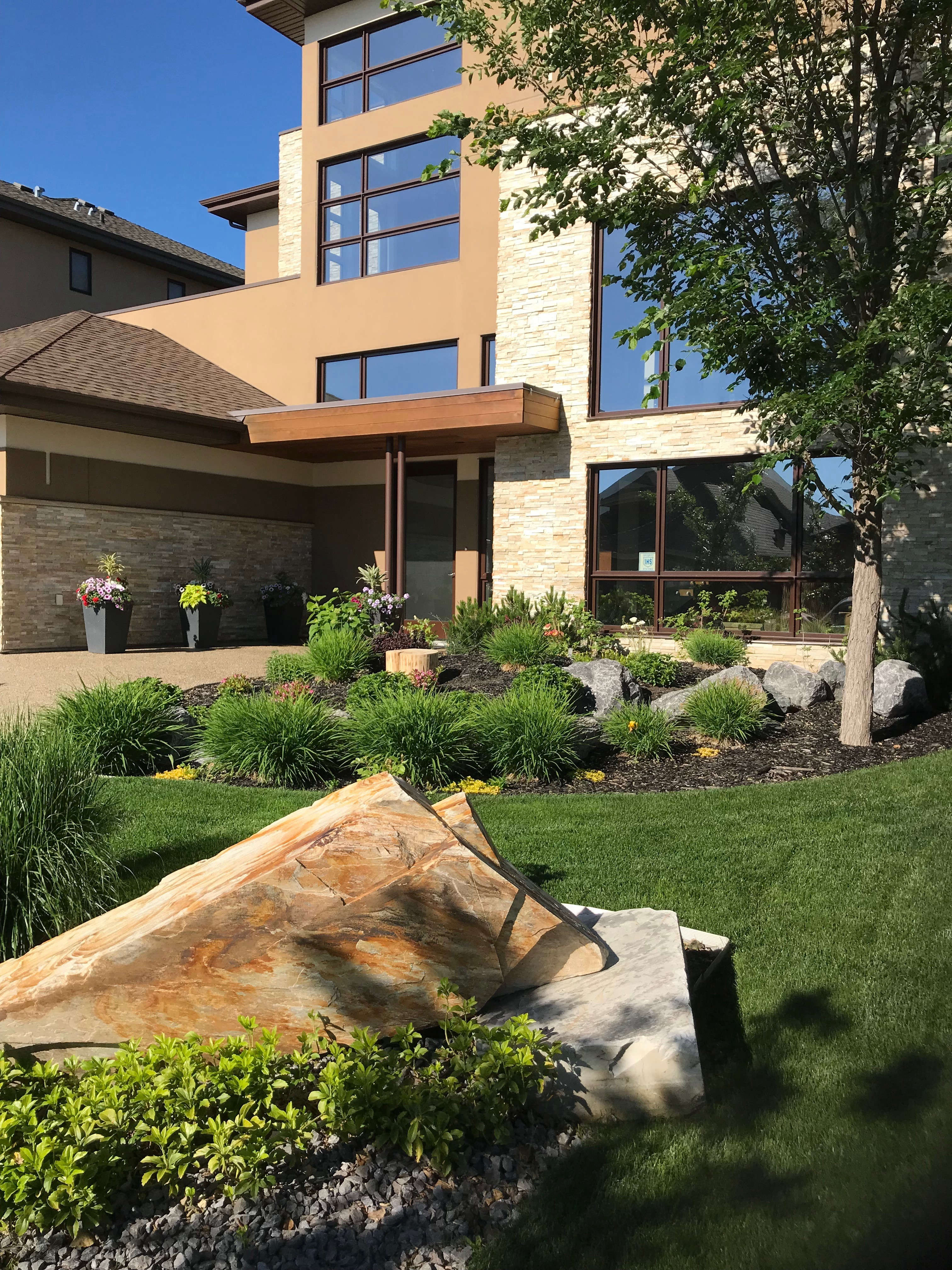 Northern Canadian Modern Charm - Gardenista