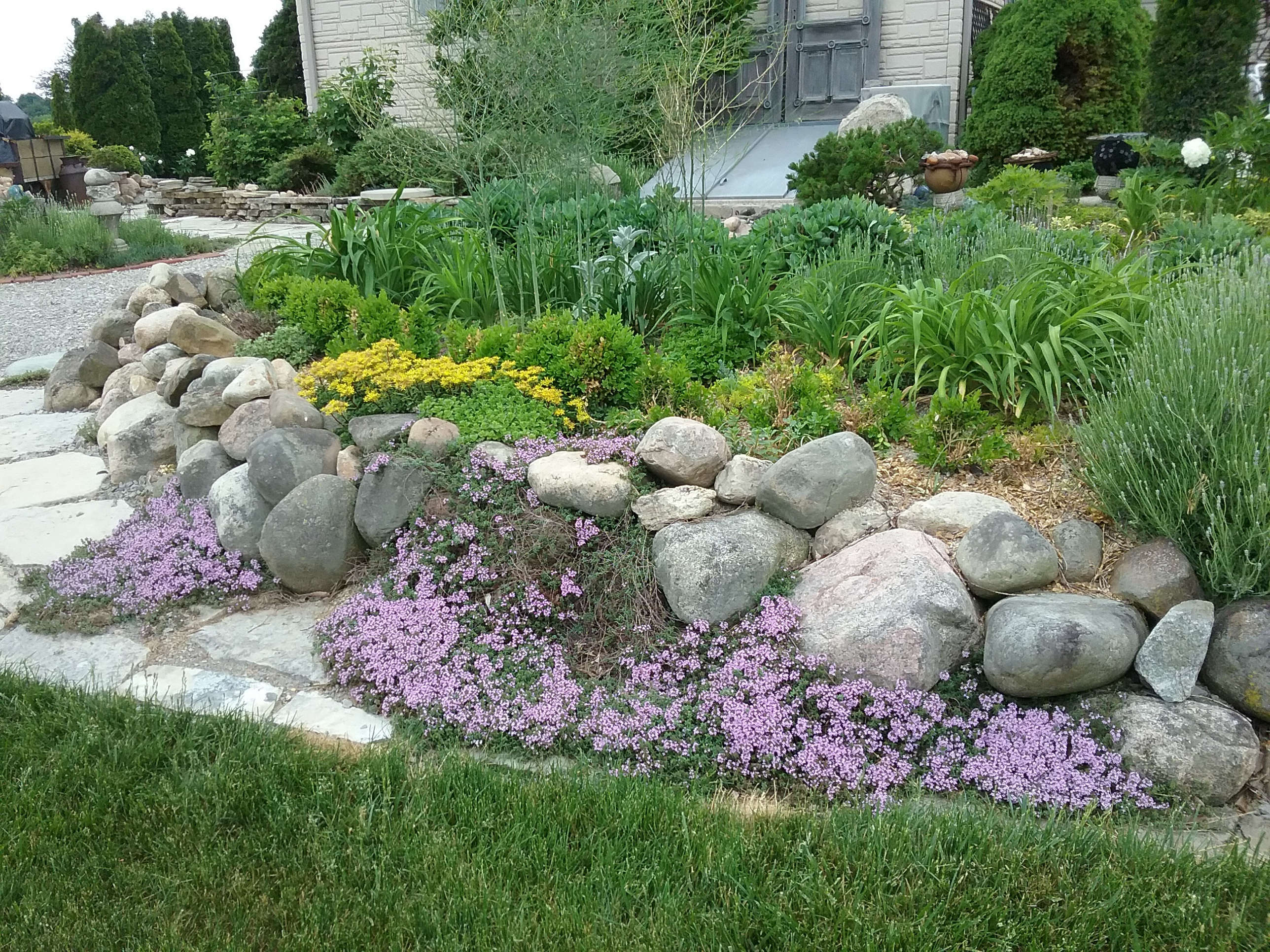 Herb and Stone Snuggery - Gardenista