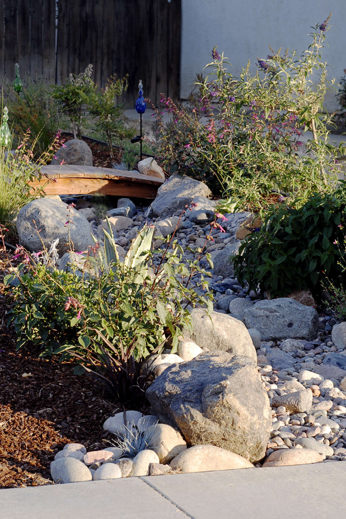 Lawnless Front Yard Garden - Gardenista