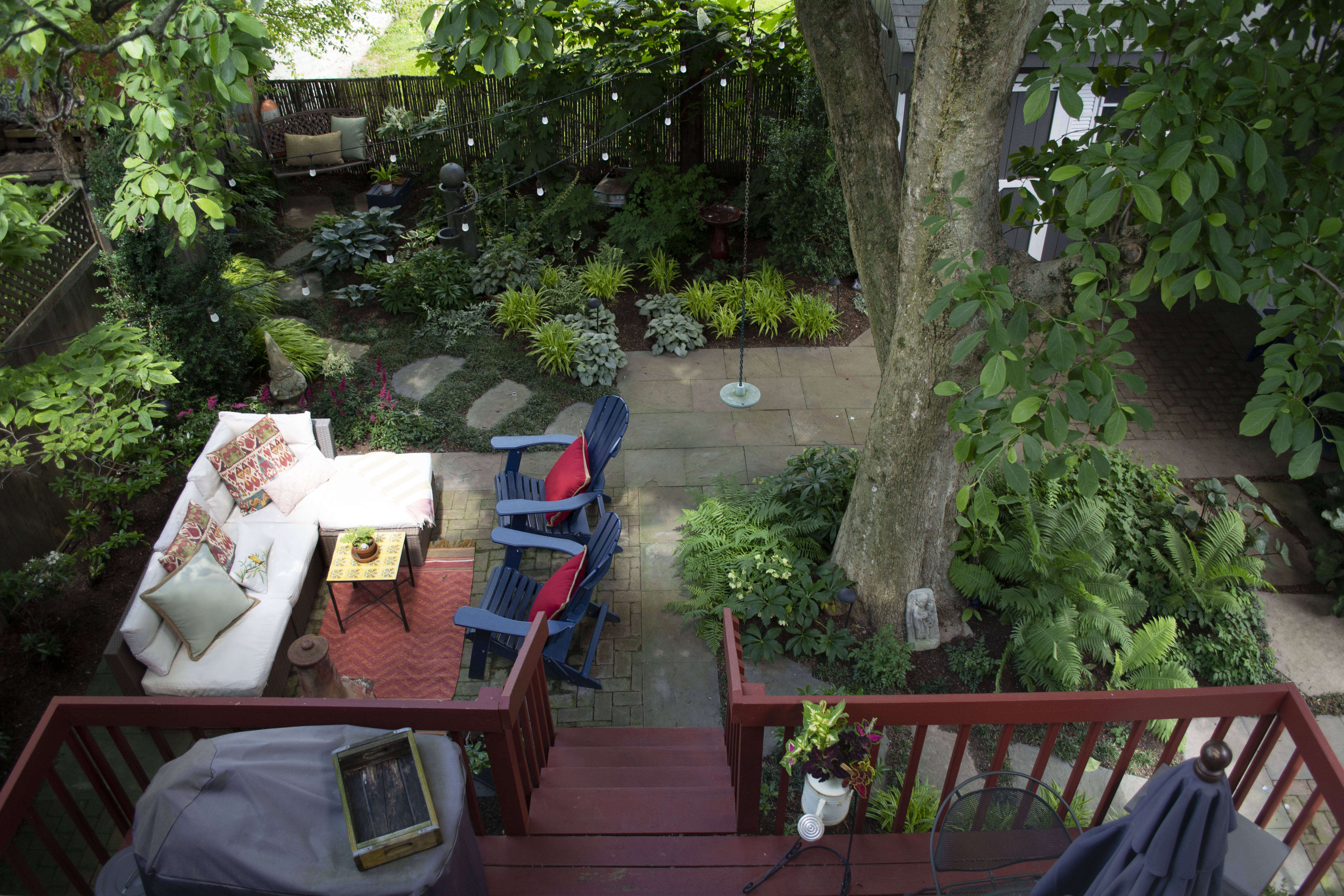 Cozy Backyard Garden outside Philadelphia - Gardenista