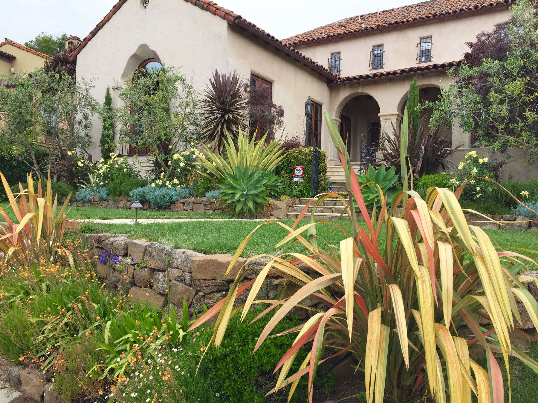 New Landscape for a 1929 Spanish Colonial Revival Home - Gardenista