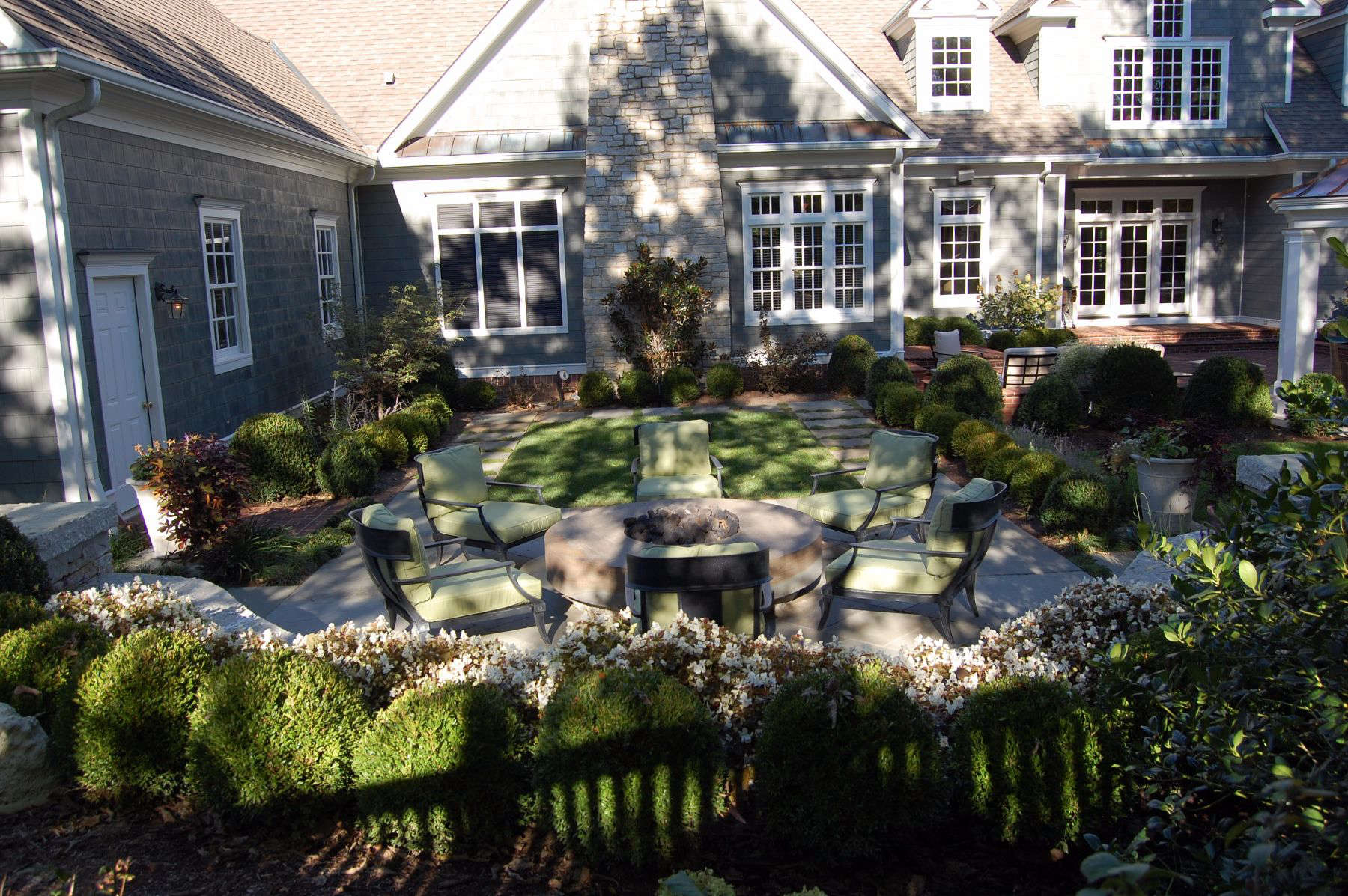 Private Residence Backyard - Gardenista