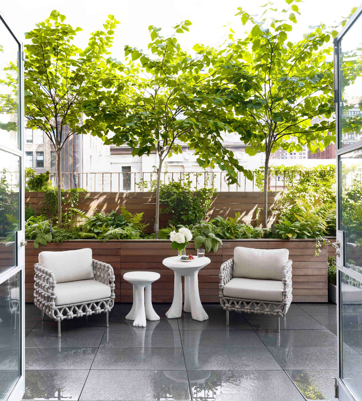 Two Chelsea Terraces: Urban Oasis for Outdoor Living - Gardenista