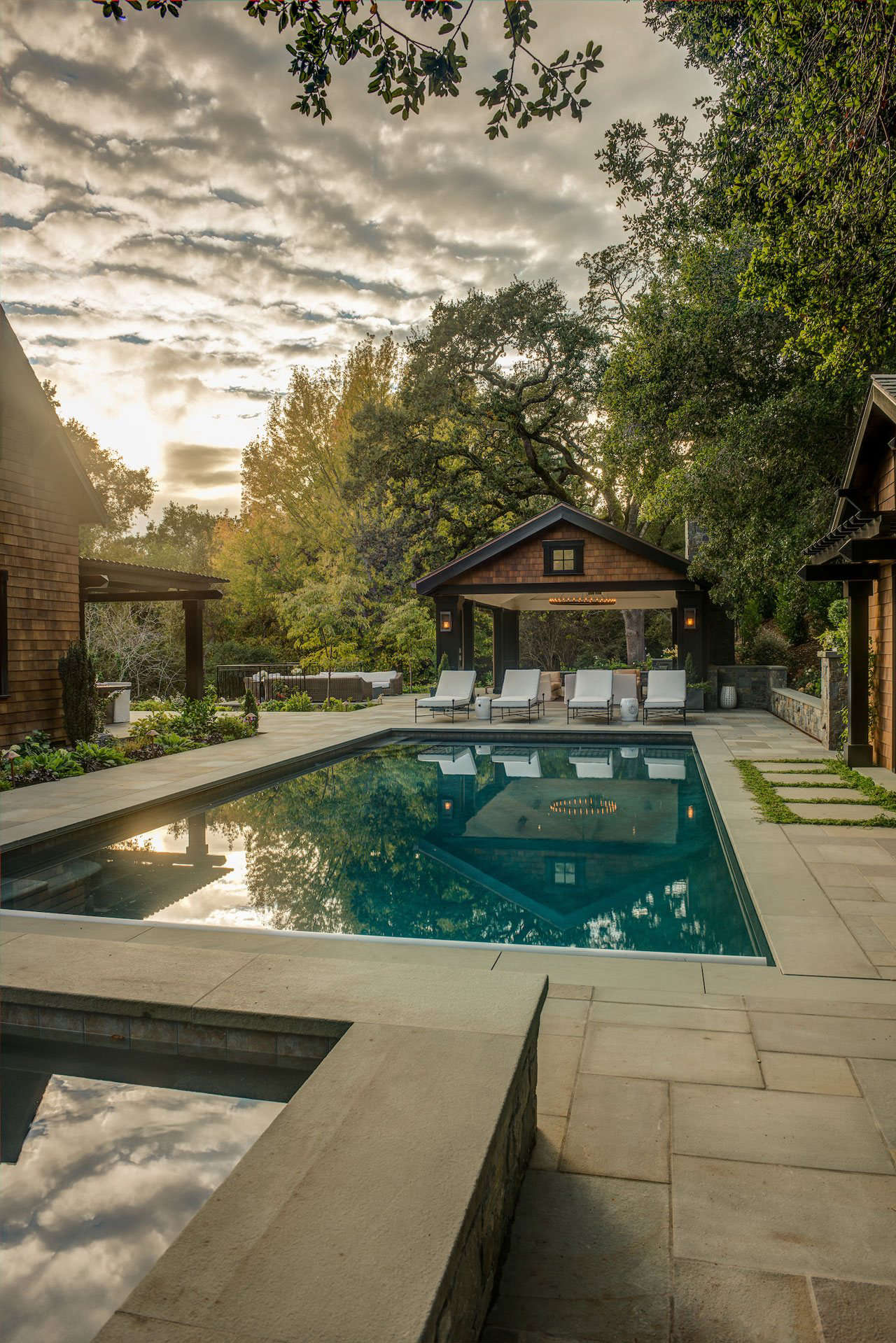 Poolside Sophistication - Gardenista