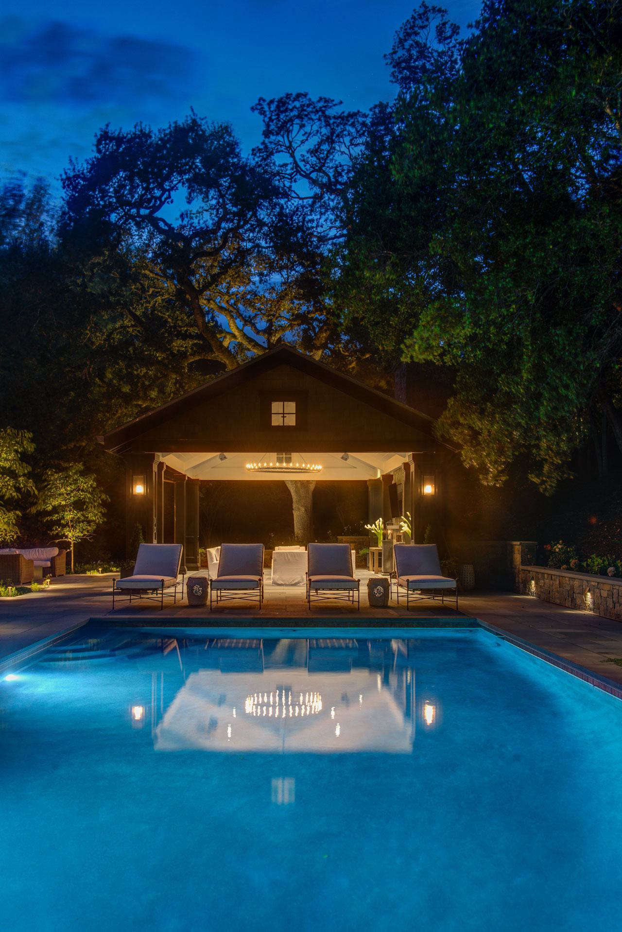 Poolside Sophistication - Gardenista